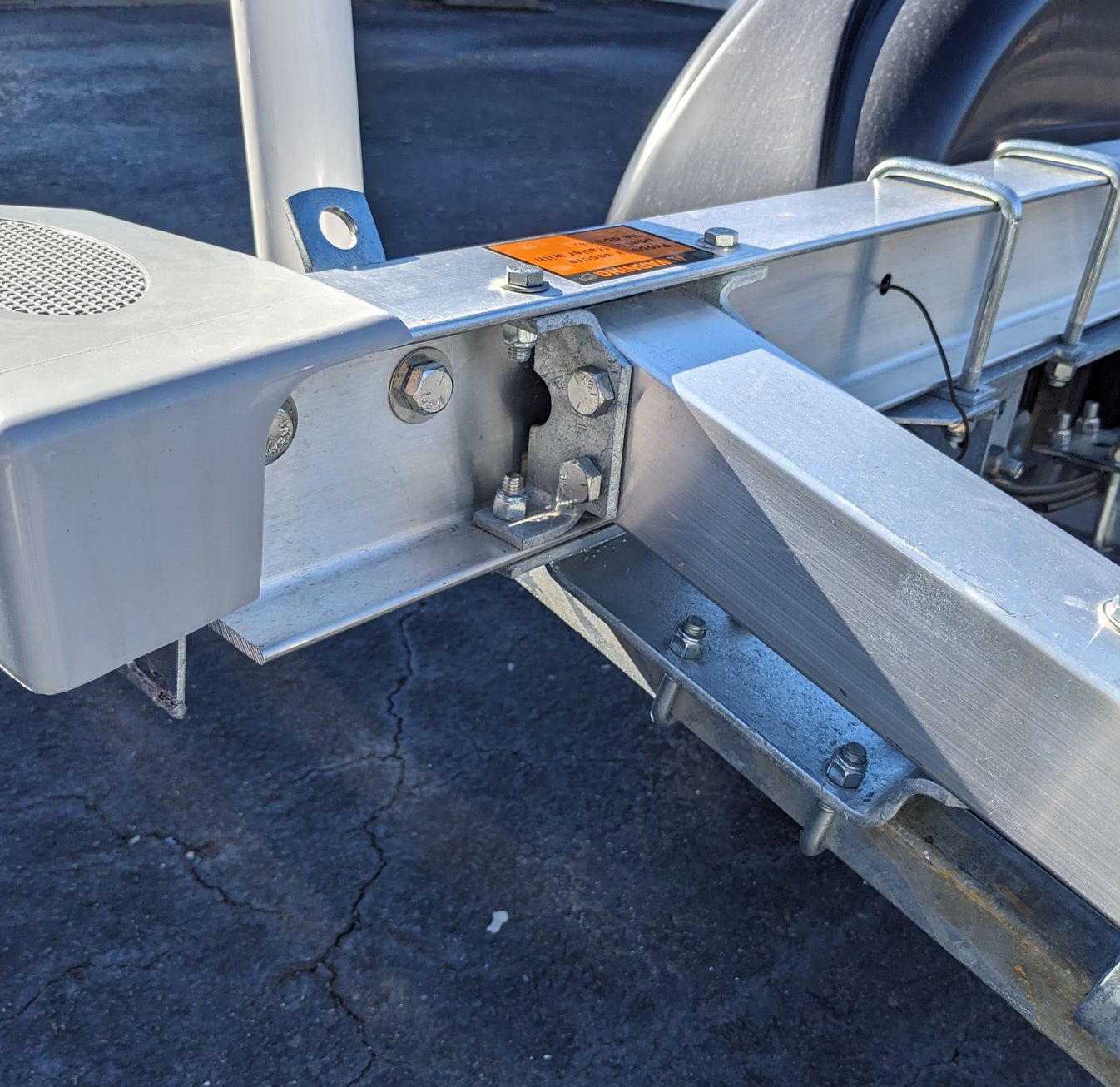 EZ Loader Crossmember Hanger Mounting Bracket LF/RR 250-028387-10 – EZ ...